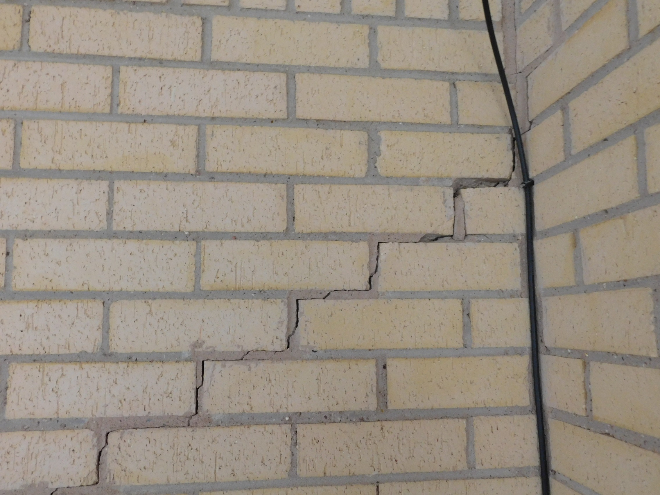 Foundation Settling vs. Problems on Slab Foundations