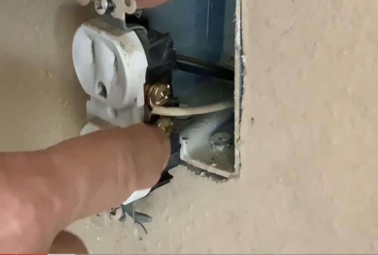 What is Reversed Polarity? And is it Dangerous?